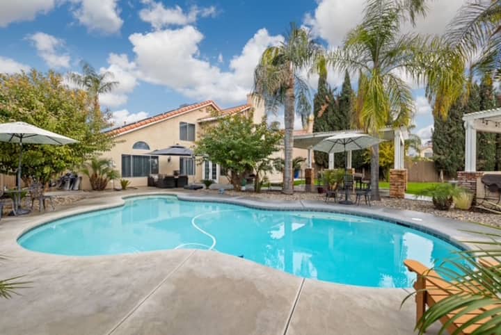 Bakersfield Home With Pool And Backyard Retreat! - Bakersfield, CA