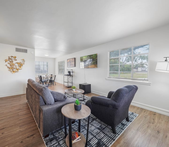 5 Minutes From Tiger Stadium / 2 Bedroom - 배턴루지