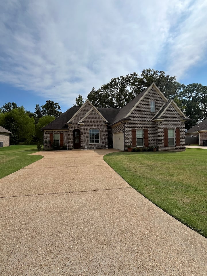 Home In Oxford - Oxford, MS