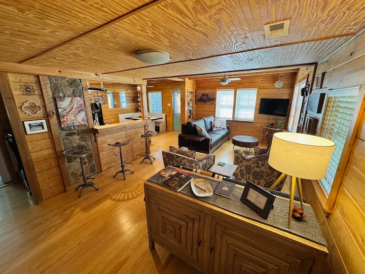 Rivers Edge- A Lovely Cabin On The River - Hot Springs, NC