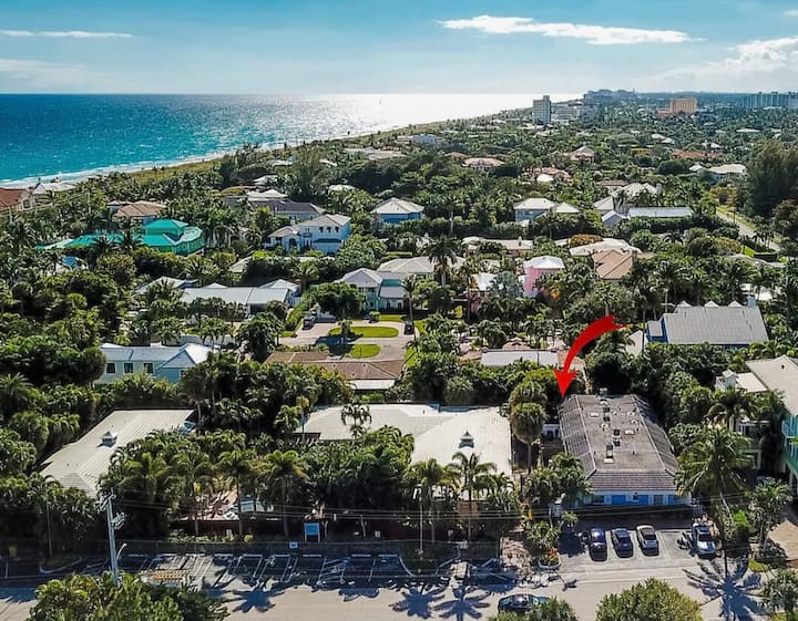 Sun Spalshed Bungalow A Block To The Beach - Delray Beach, FL