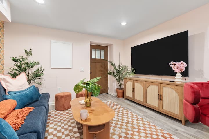 Grand Budapest Quarters. 1br Home Steps From Metro - Washington, DC