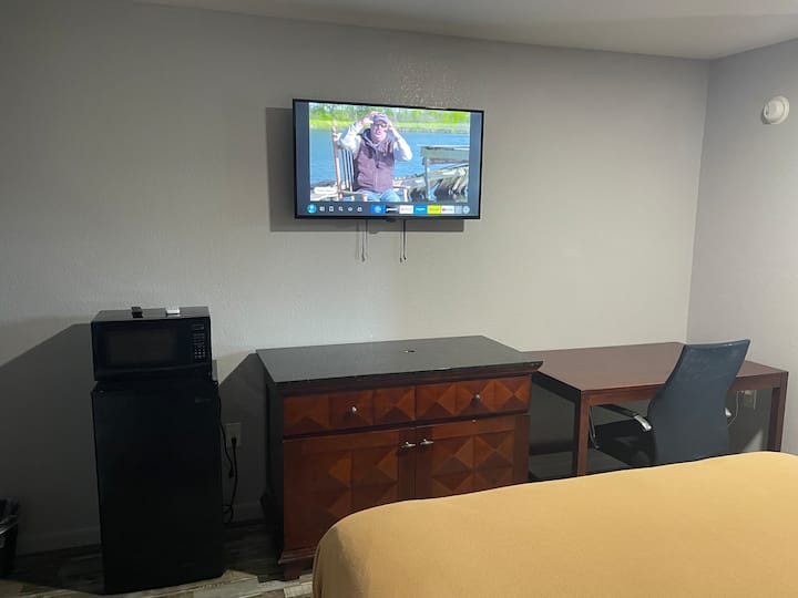 Newly Remodeled Hotel. Unit 4 - Fernandina Beach, FL
