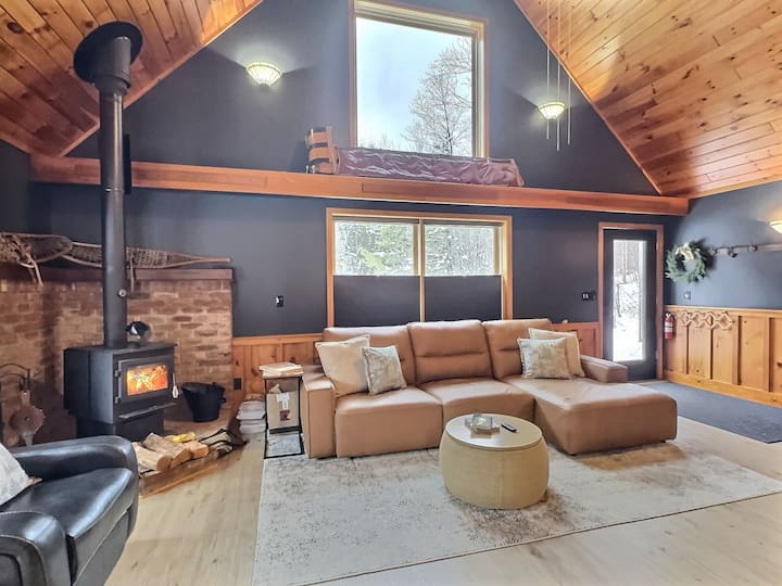 Hot Tub, Cabin In Ellicottville, Fire Place - Holiday Valley Resort, NY