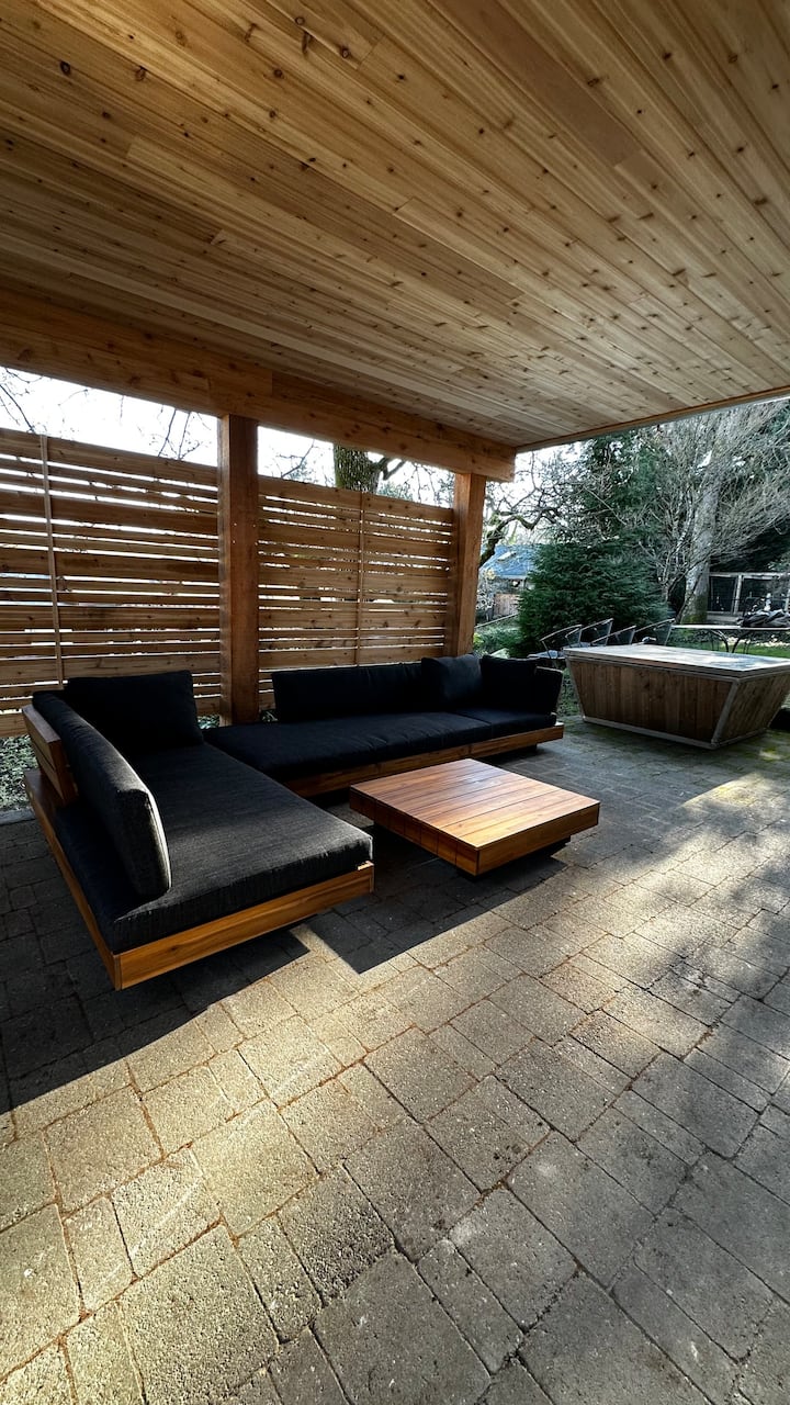 Rainfall Shower • Quiet + Hot Tub + 2 Bedroom - Saanich