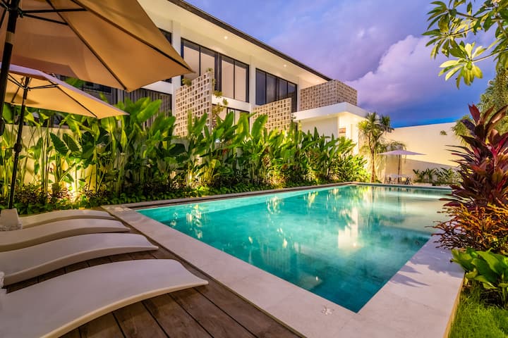 The R Pererenan Mezzanine | Apartment W/ Balcony - Australia