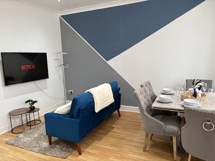 Cozy Home 6 Mins To City, Parking, Wifi, Sleeps 5 - Leeds