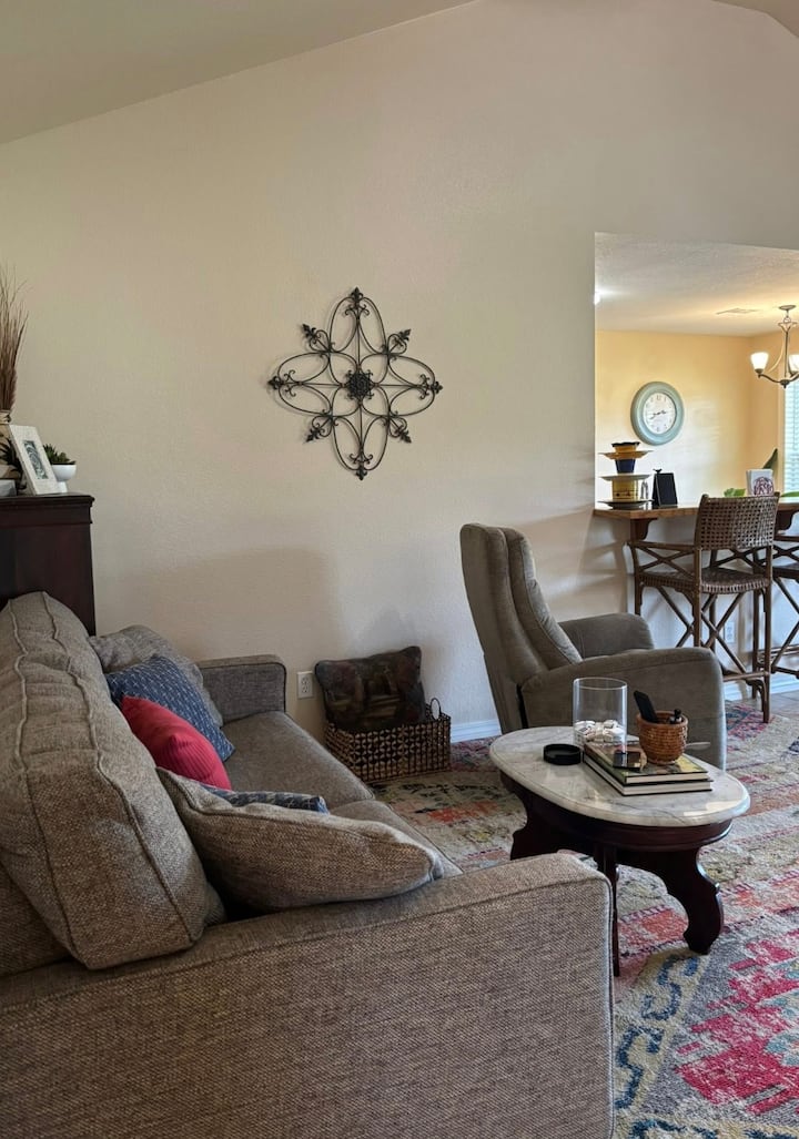Cozy Comfortable Home With Patio - Ada, OK