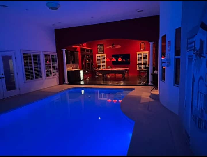 Indoor Pool
Theater 
Game Room
3 Bed, 3 Bath - 엘파소