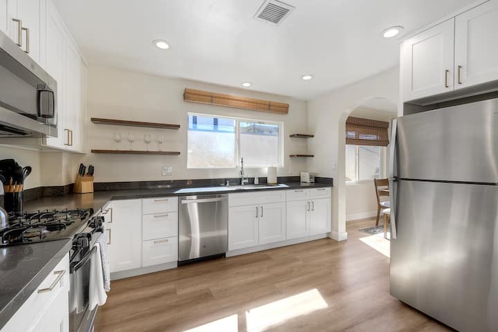 Heart Of Hillcrest | 4br Home In Prime Location! - North Park - San Diego