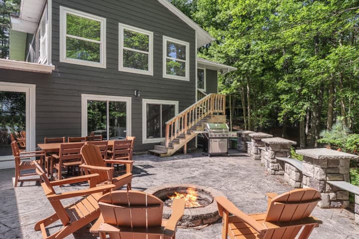 Gorgeous!*waterfront Home!5br*gameroom*sleeps 16 - Eagle River, WI