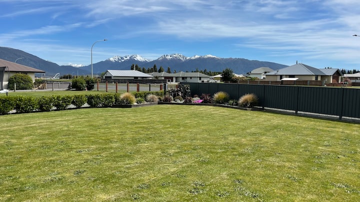 Modern On Orbell - A Rural-town Retreat - Te Anau