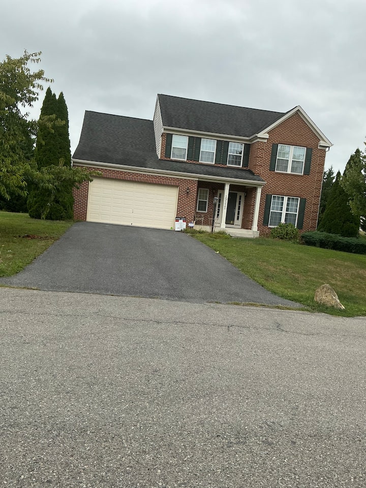 Private Room & Bath Peaceful, Secured Location - Hagerstown, MD