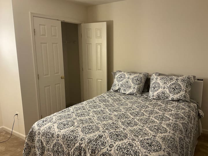 Private Room & Bath Peaceful, Secured Location - Hagerstown, MD