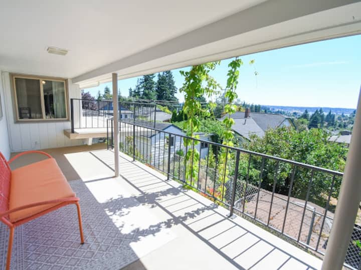 2-bedroom Top-level Unit In Charming Bremerton - Bremerton, WA