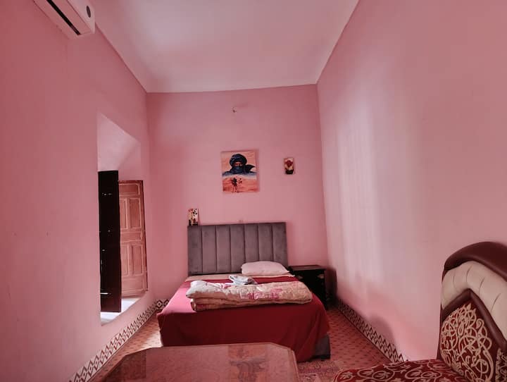 Air Conditioned Private Room With Shared Bathroom - Marrakech