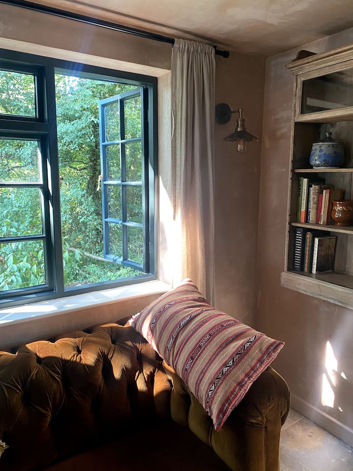 Under The Oak - A Cosy Forest Retreat. - Usk