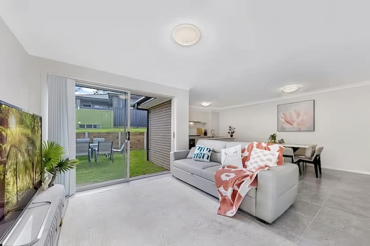 Charming 3-bedroom Retreat With Private Courtyard - Camden