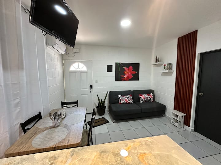 Cataleya House - Santa Ana