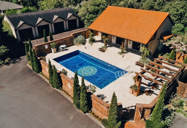 Quiet Escape On Quiet Woman Way. - Brightwater