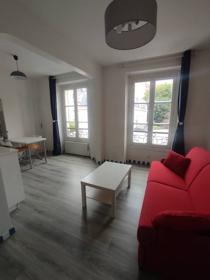 Studio Simple Et Fonctionnel - Versailles