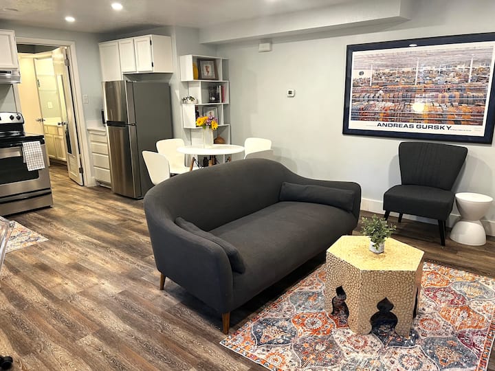 City Creek Garden Apartment, Close To Ski Resorts - Salt Lake City, UT