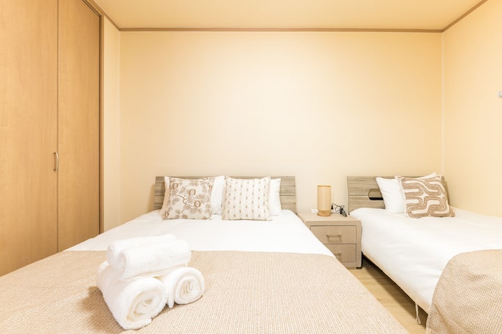 Light-colored Wooden 3ppl Apt Large Area - Japón