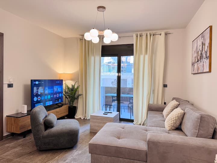 Elegant 2 Bd | Group Friendly Apt By Kozy Koala - Atenas