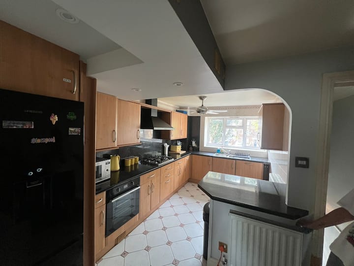 Funky Maisonette - Crawley