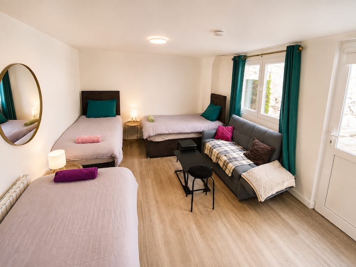 Carrick Central Accommodation 1 - Leitrim Village