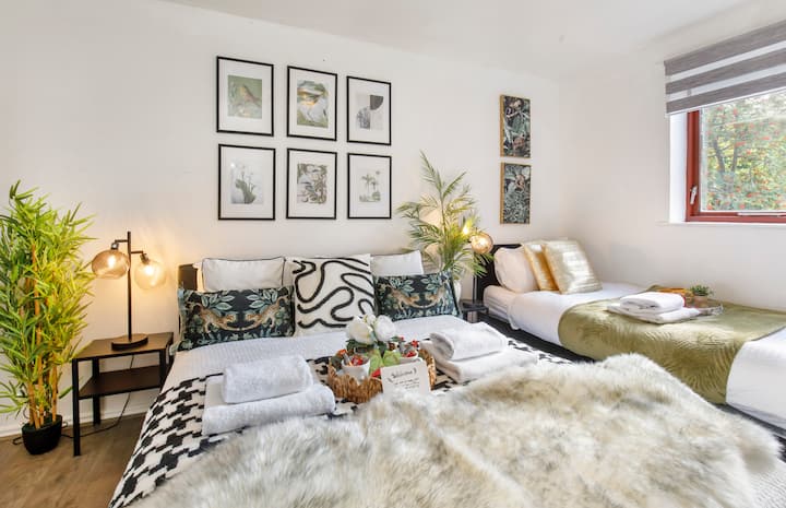 Stunning Retreat Next To City Walls & Free Parking - York