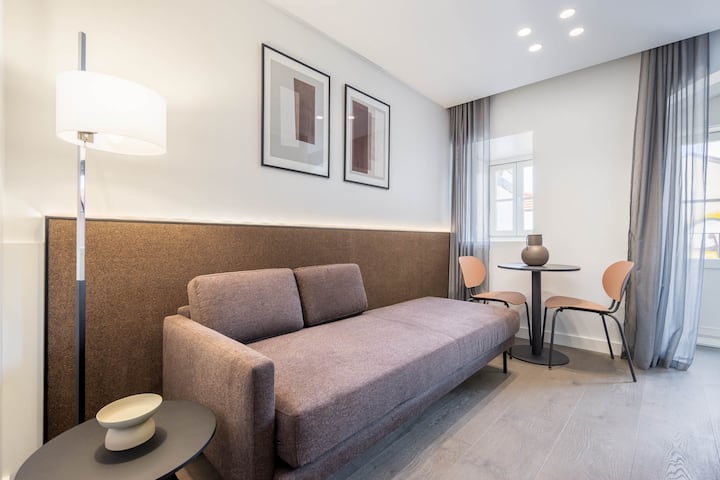 Modern Studio With Terrace In Central Porto - Porto, Portugal