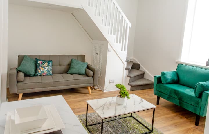 A Modern Cosy 2 Bed Gateshead / Newcastle House - Gateshead