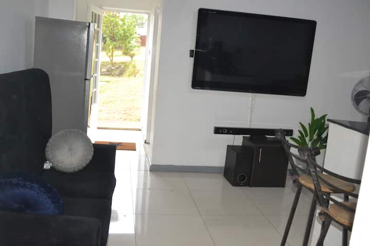 Elegant Urban Stay - Blantyre