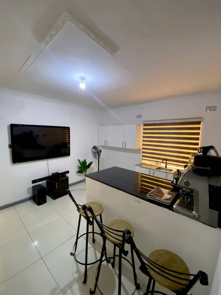 Elegant Urban Stay - Blantyre