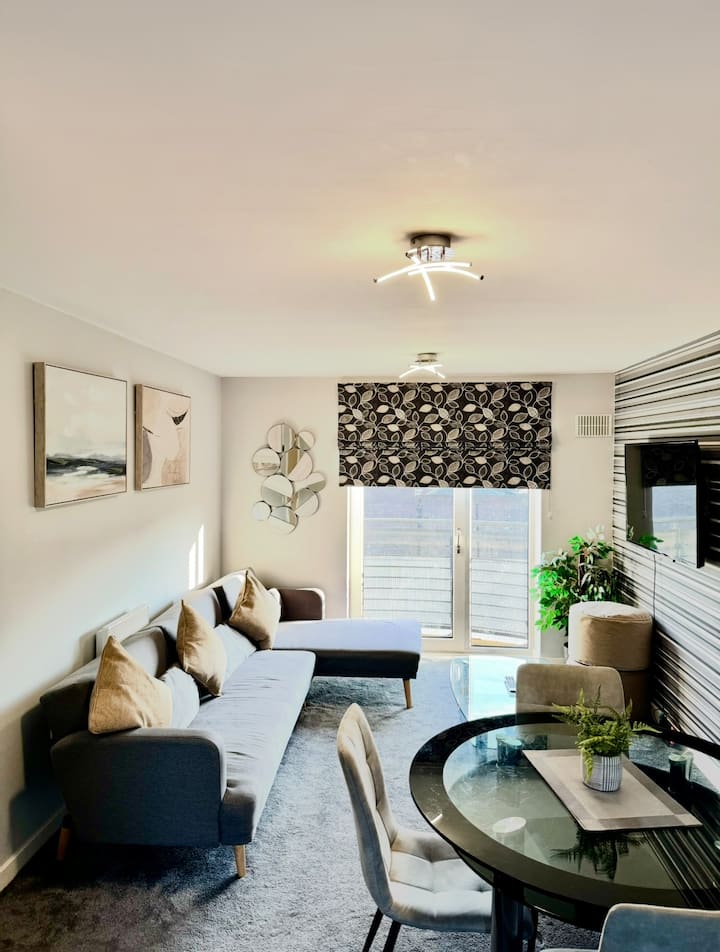 2-bed Station Side Comfort - Wolverhampton