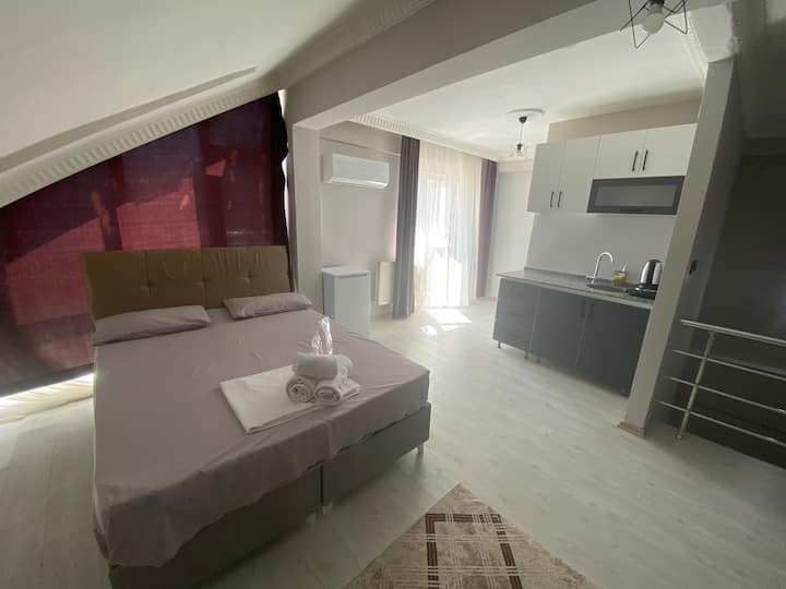 Lüks Teraslı Mutfaklı 1+0 Stüdyo Daire - Ankara