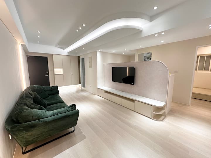 Princess / New List/ Ximen Elevator (6-8persons) - Taipei