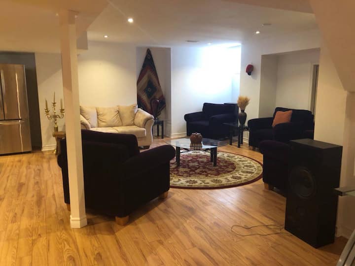Richmond Hill Getaway Basement - Vaughan