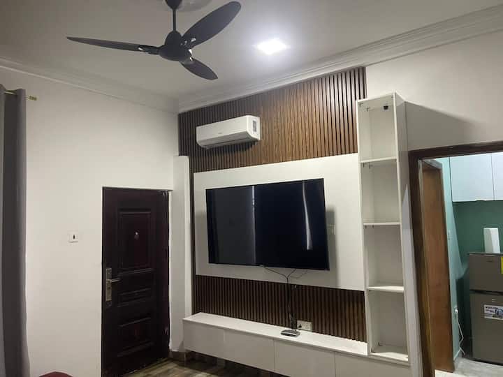 Modern, Cozy Apartment With Smart Tv & Wi-fi - Kumasi