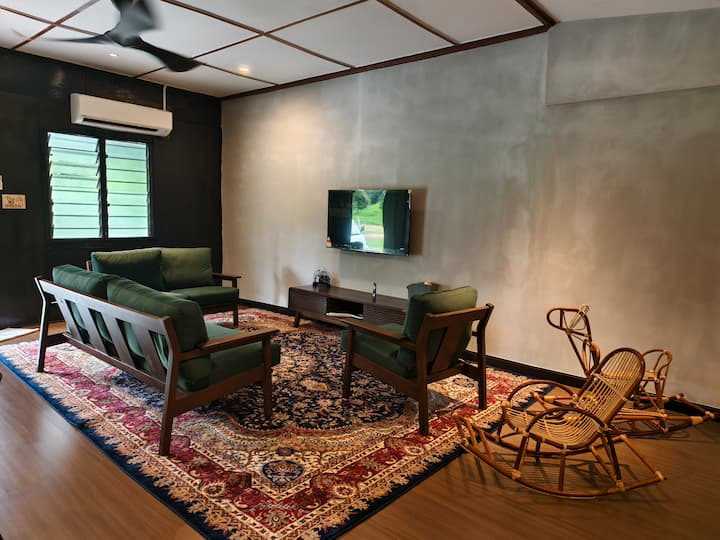 Rumah Atuk
"Escape The City • Enjoy Kampung Life" - Gua Musang