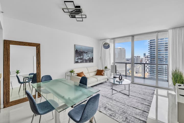 42nd Fl Brickell Condo•stunning Views 5* Amenities - Key Biscayne, FL