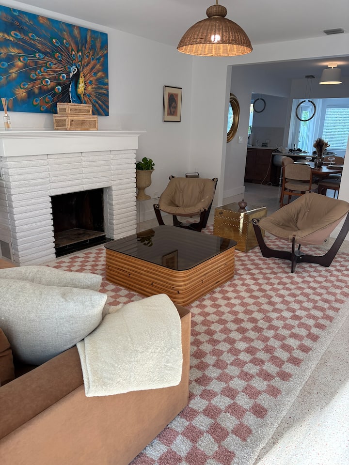 Mid-century With Outdoor Pool Oasis - Beach, Fort Lauderdale