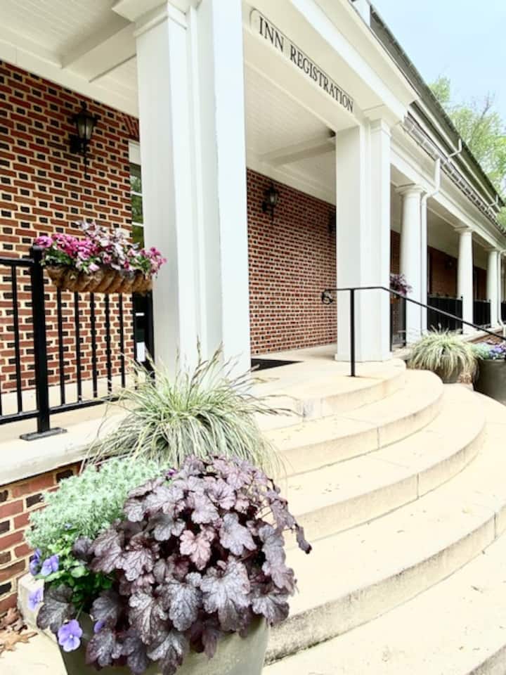 Elston Inn At Sweet Briar - Virginia