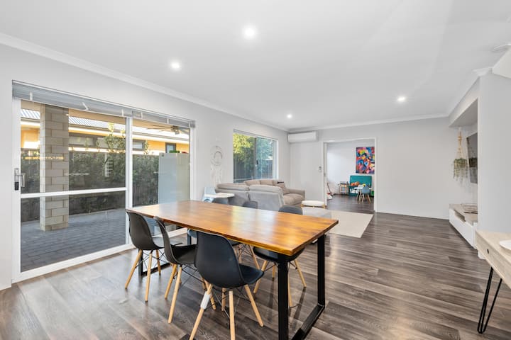 Carlisle 4br Family Home 3 Miles To Optus Stadium - Perth