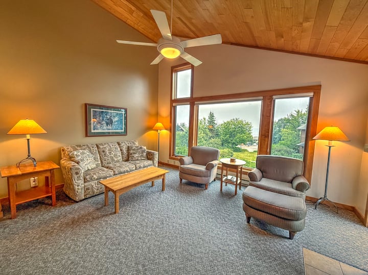 Hillside Upper 1 Bedroom Condo W/loft - Lutsen, MN