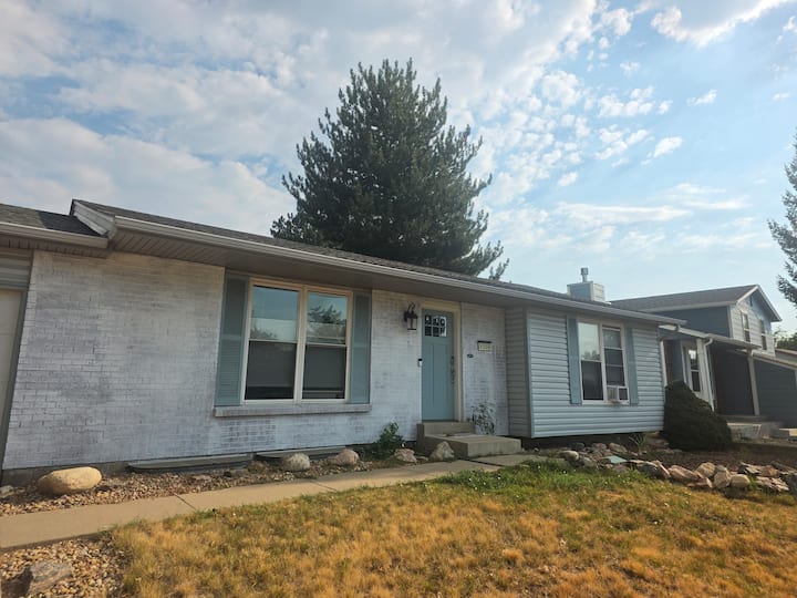 Updated & Beautiful Ranch Home, 3 Bed/ 2 Bath, - Chatfield State Park, Littleton