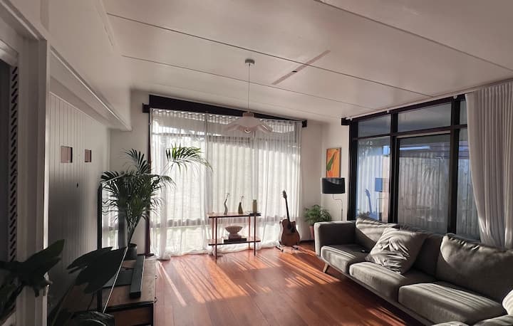 Beachy Home In Ocean Grove - Ocean Grove