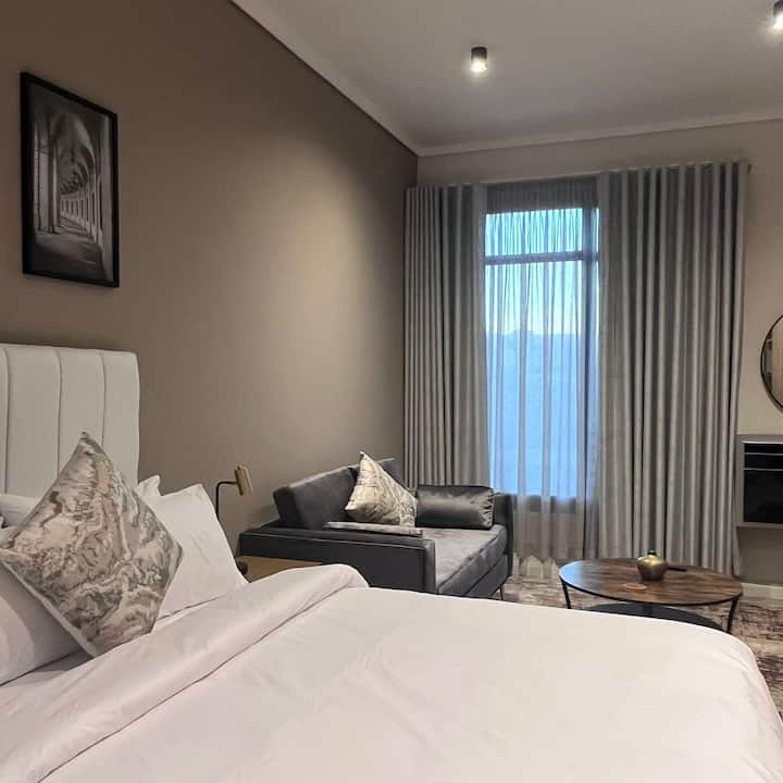 Menlyn Maine Studio Bedroom On 4th Floor - Pretoria