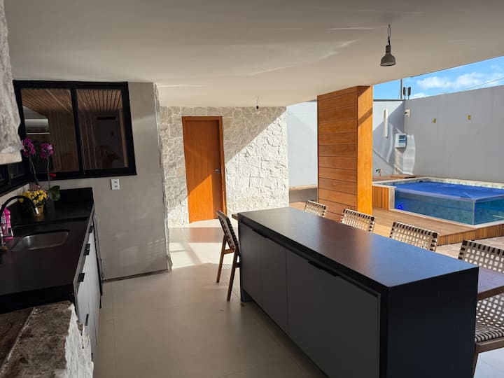 Casa Com Piscina & Churrasqueira – 15 Pessoas - Brazil